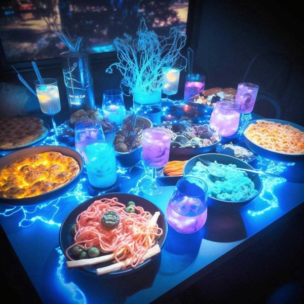 How To Light Up Your Guest's Faces With GLOWING FOOD!